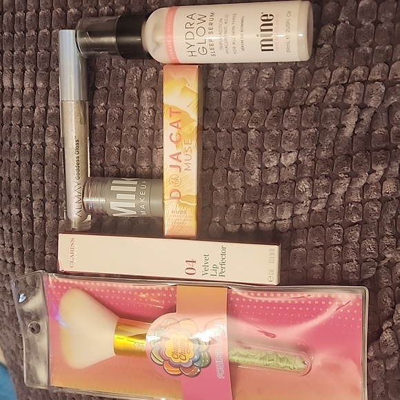 Clarins | Makeup | 6 Pc Makeup Lot Doja Cat Clarins Milk Chupa Chups ...